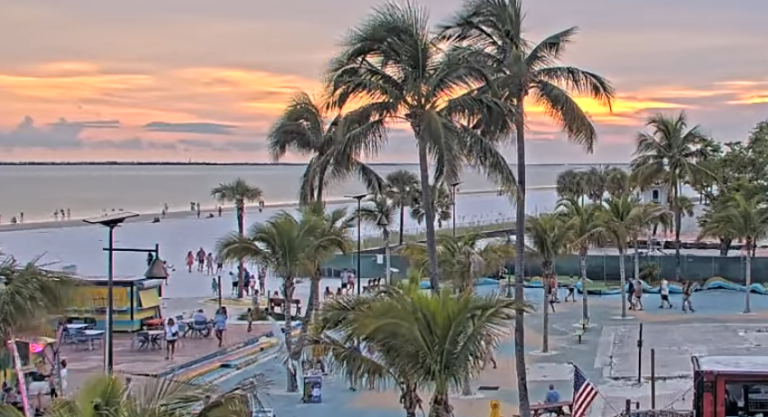 Live Fort Myers Beach Webcams: Real-Time Estero Island Views
