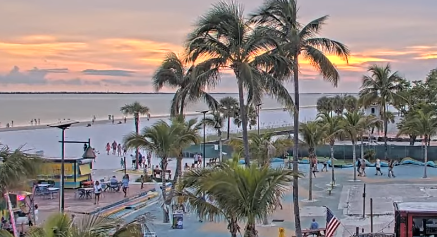 Live Fort Myers Beach Webcams: Real-Time Estero Island Views